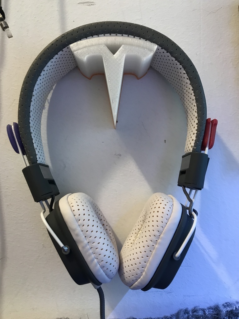 Free 3D file "Tesla" headphone hanger (wall mounted) 🎧 ・3D print object ...